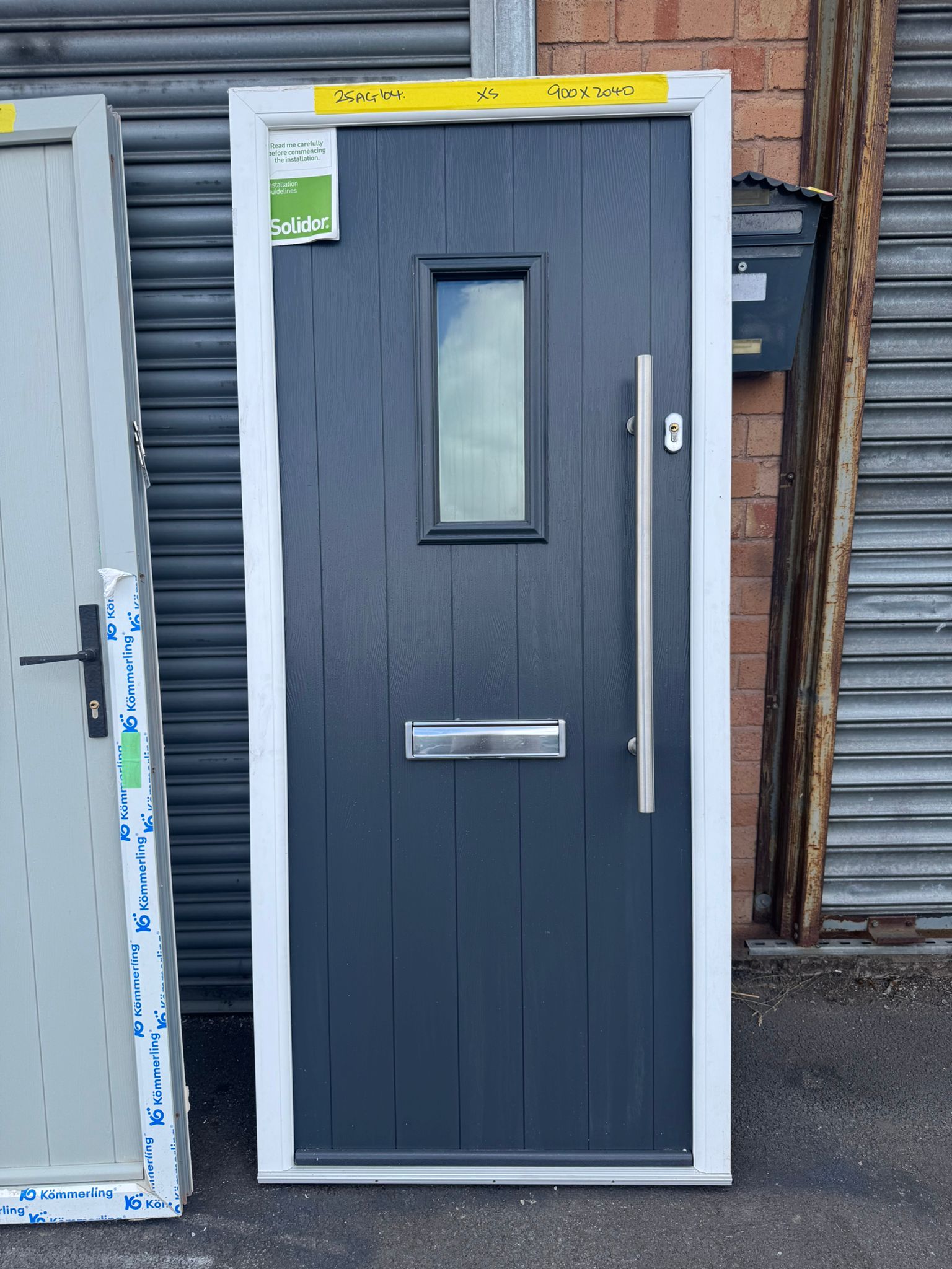 Ex-Showroom Anthracite Grey Composite Modern Solidor Door 900 x 2040 mm ...
